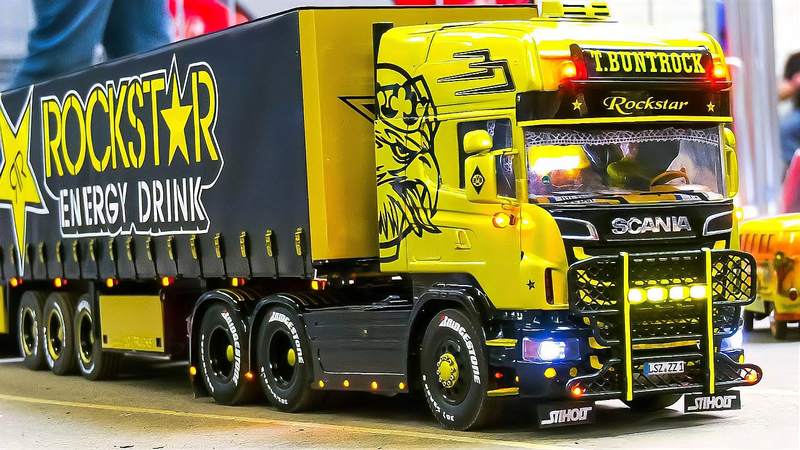 彩色卡车玩具运输模型工程车