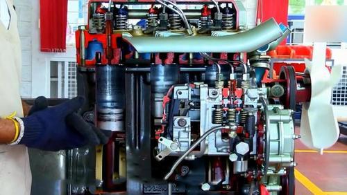 二冲程发动机和四冲程发动机,到底有什么区别?今天算长见识了