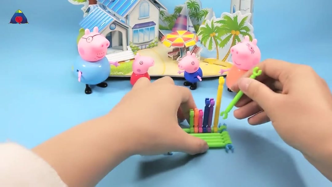 佩奇搭建聪明棒帆船,佩琪一家海边度假,亲子早教益智儿童玩具