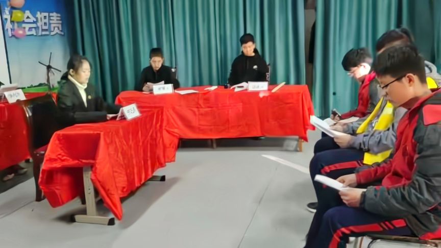 李锋教育周课程:知法守法之模拟法庭