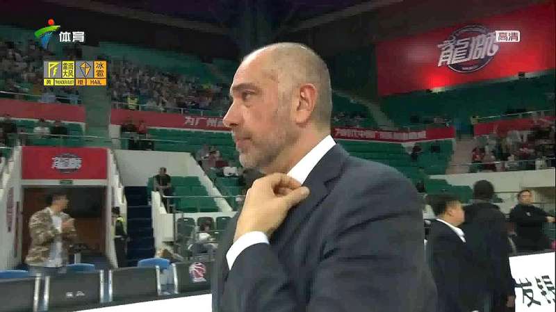 篮球世界:CBA广州队惊险过关,须完善防守才能发挥更好!