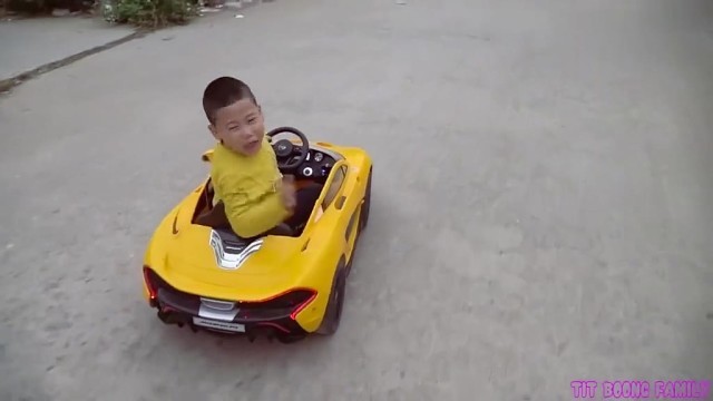 趣味扮演游戏,小正太扮演交警执勤,一辆车闯红灯,他会如何处理