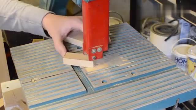 用木材制作一个简单的琴支架,制造过程和工具一点都不简单