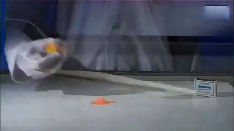 在家做小实验模拟出火山爆发的效果