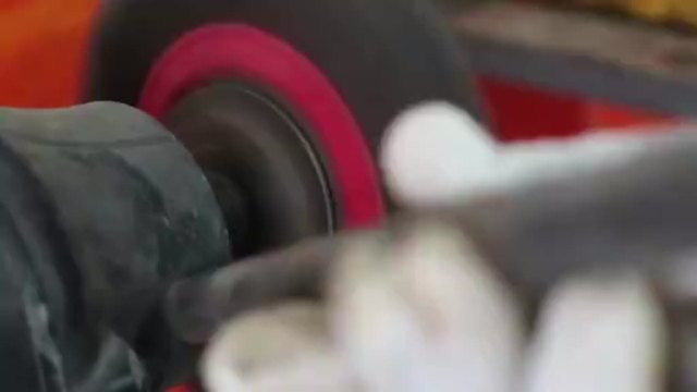 牛人找来滑动轴承,没想到发明制作成这种工具,发明者真是天才!