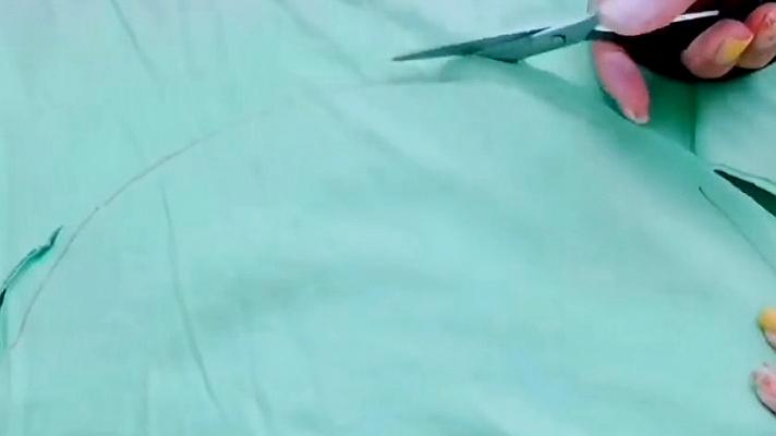 不穿的旧衣服还可以改造成抱枕,简单实用,快来学!