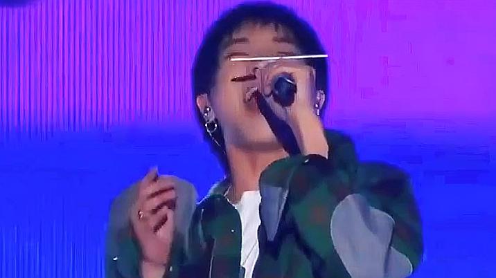 华晨宇霸气演唱《我管你》,暴躁小性格萌萌哒,现场跟着一起唱!