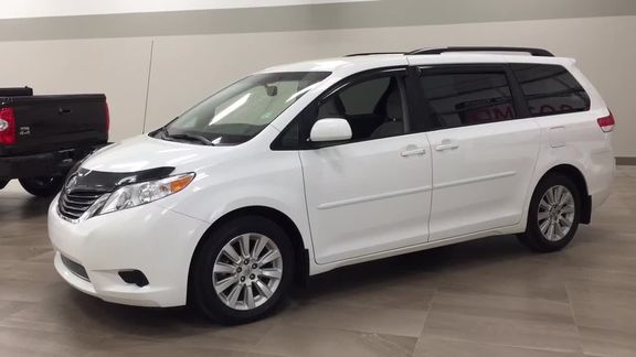 丰田塞纳LE AWD,拥有全轮驱动的商务车,奥德赛日子到头了?