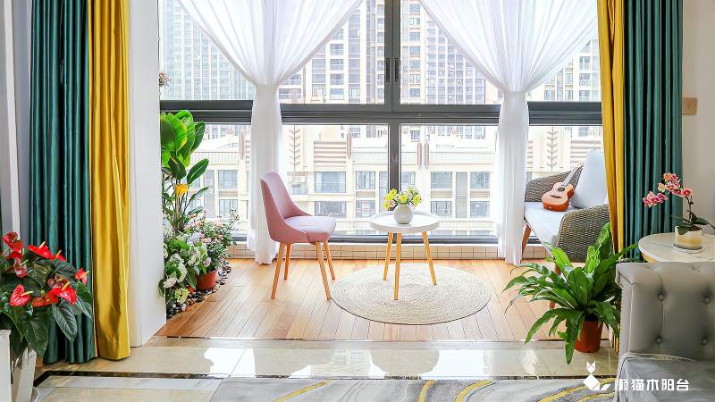 把客厅推拉门拆除连通客厅,空间变大,而且美翻了