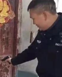 【安徽一藏獒咬伤主人后又咬4人 民警一枪毙命】12月14日,安徽阜阳...