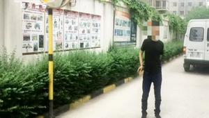 司机醉驾心虚逃跑被拦 不想后座乘客情绪激动对民警辱骂殴打