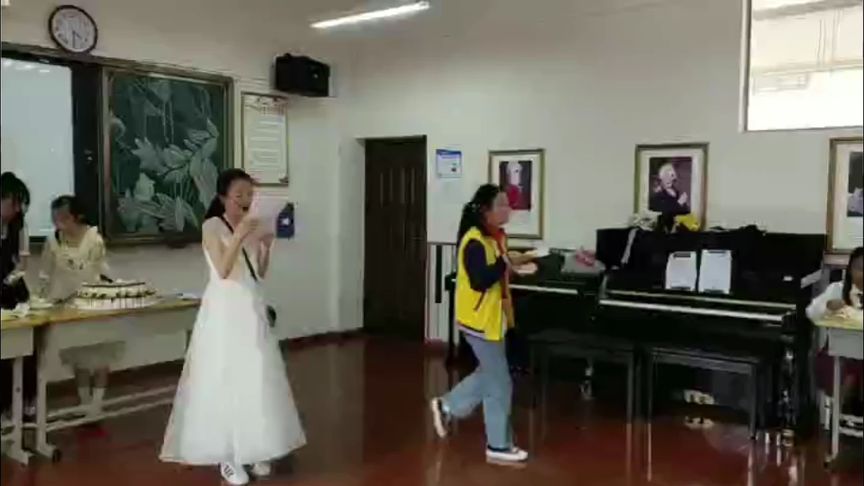 镇雄县第五小学六年级3班,毕业联欢会剪影!