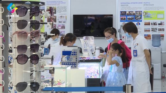 坚持不戴眼镜,近视会得到改善吗?真相来了!