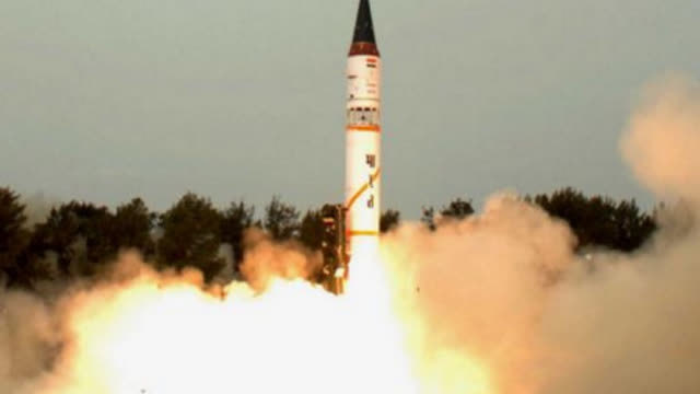 印度突然发射导弹,飞行3000公里后命中目标,只为警告对手