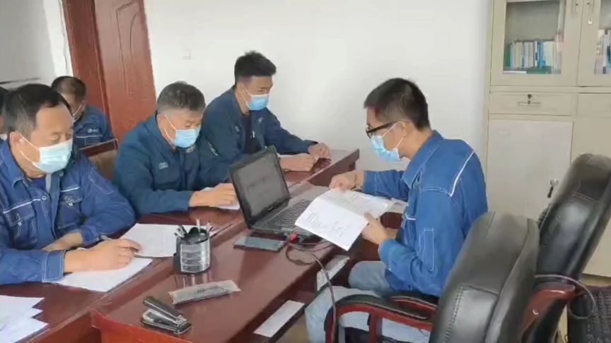 国网突泉县供电公司溪柳供电所8月份第一次班组安全活动