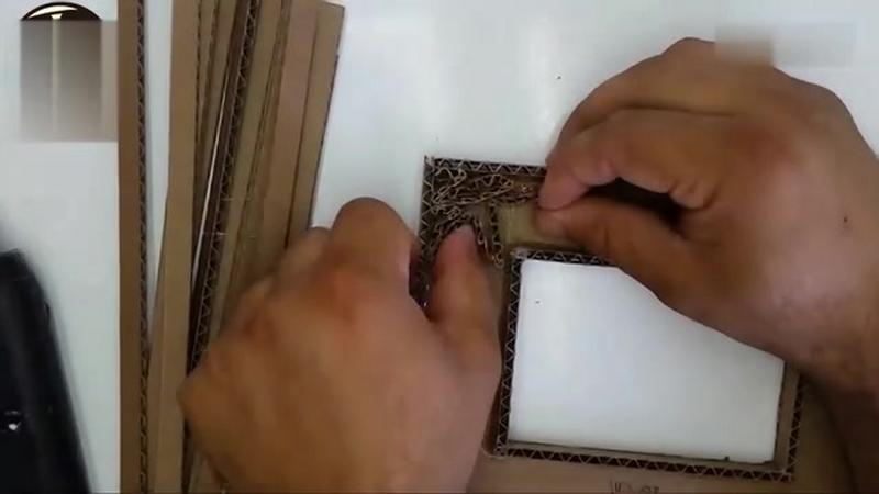 废物利用:如何自制一个纸板相框!