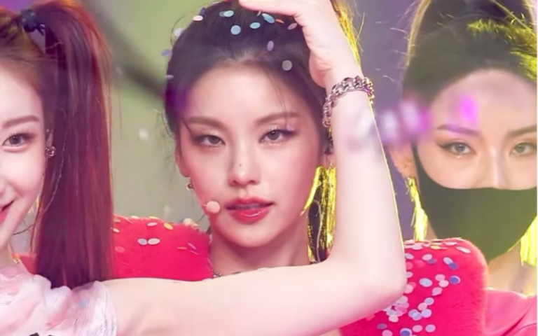 ITZY黄礼志直拍|粉红高马尾志!