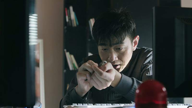 功夫战警:神秘人黑客技术一绝,入侵没用的电脑,竟有深层的含义