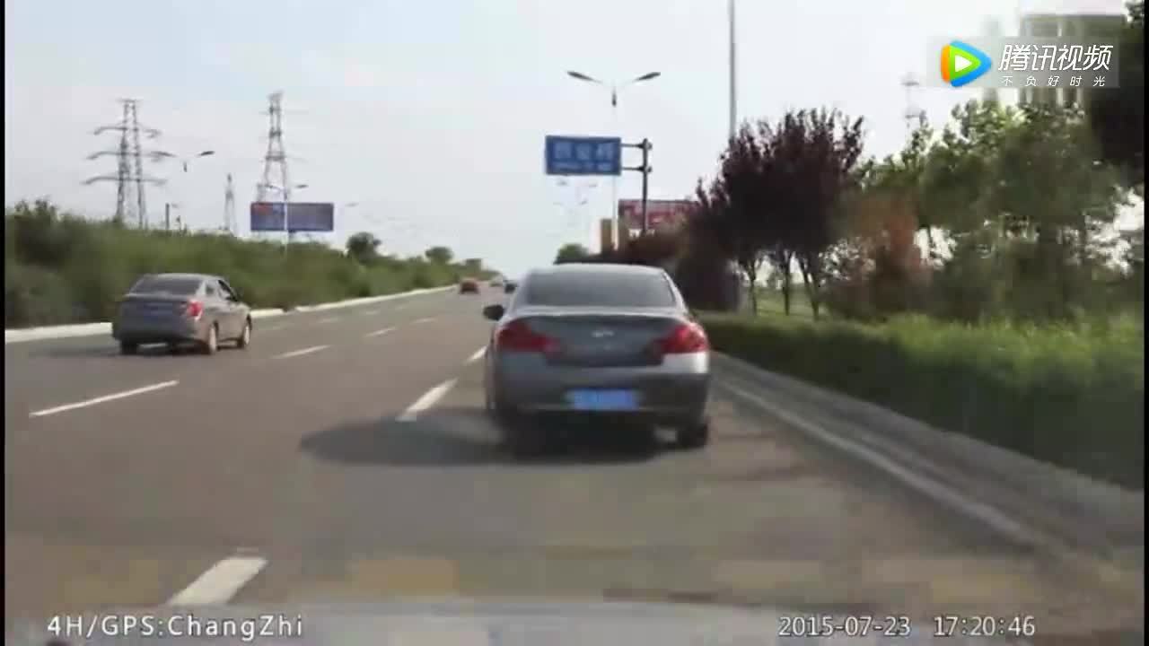 路怒症下车打架,后果很严重!