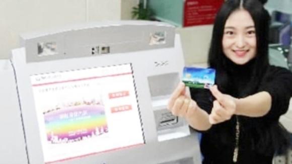 没有钱的银行卡,一直不注销会怎样?银行女柜员偷偷告诉你