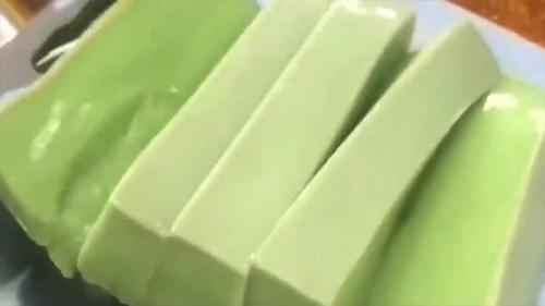 经常吃,不知道是怎么做出来的,菜刀切着很过瘾啊