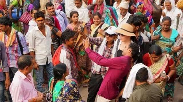 印度种姓制度到底多可怕?外国游客去印度,当地居民怎么看?