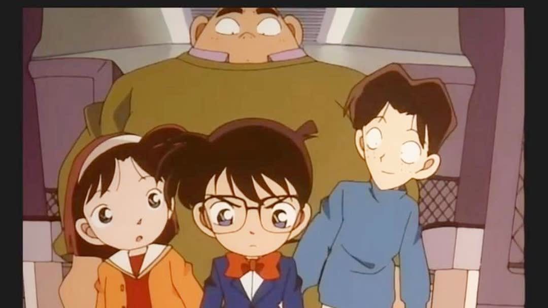 名侦探柯南:柯南通过回想黑衣人的对话,找到目标人物的所在车厢