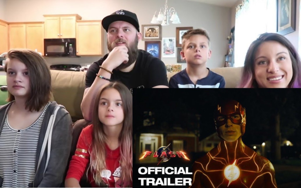 外国一家人看闪电侠预告反应 Family Reaction on The Flash Official Tr