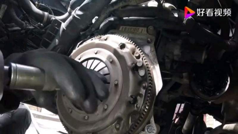 大众斯柯达明锐1.6L离合器更换(2)