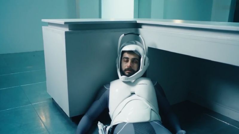 超震撼的科幻电影,众人体验虚拟现实,能活着的机会十不存一