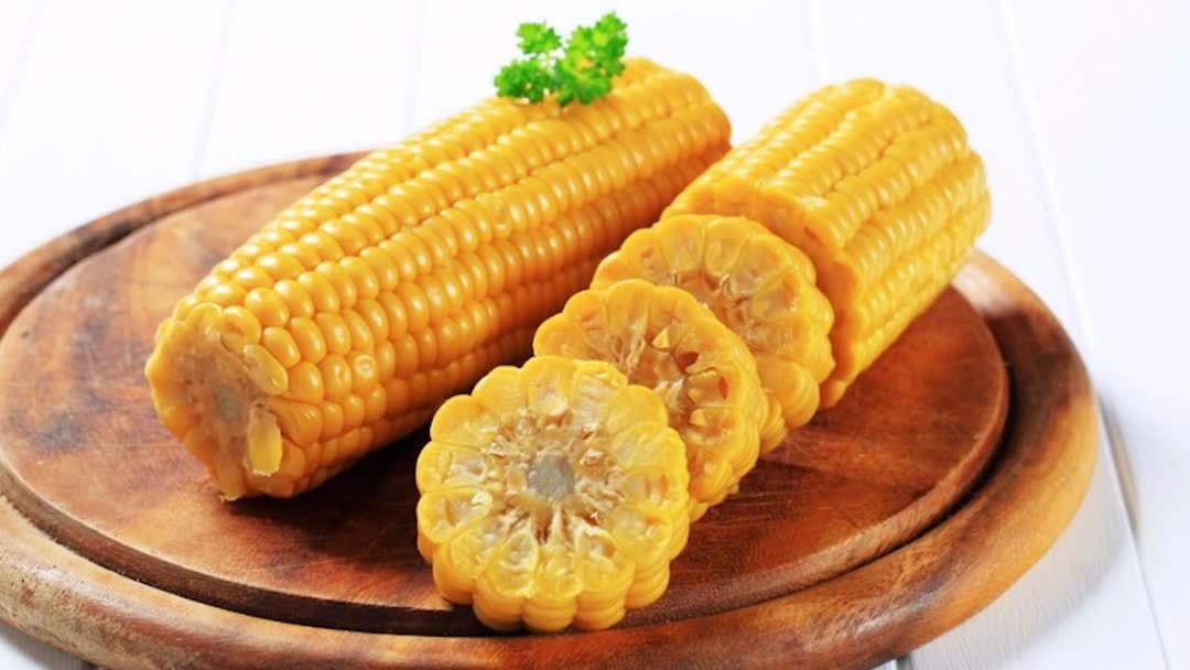 胆固醇高的人,不想血管堵塞,常吃2种食物,血管通畅一身轻松