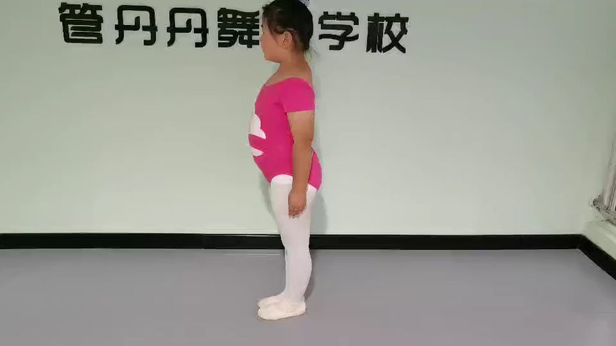 小女学校舞蹈表演教材