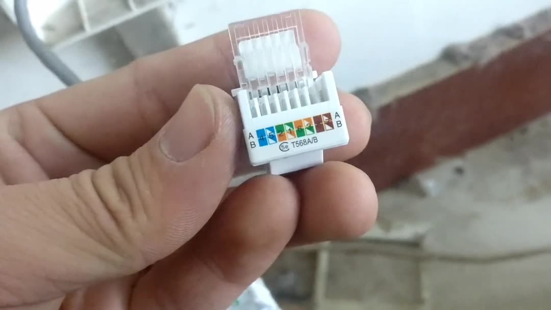 每天5分钟学习电脑,如何装墙上的电话模块与网线模块