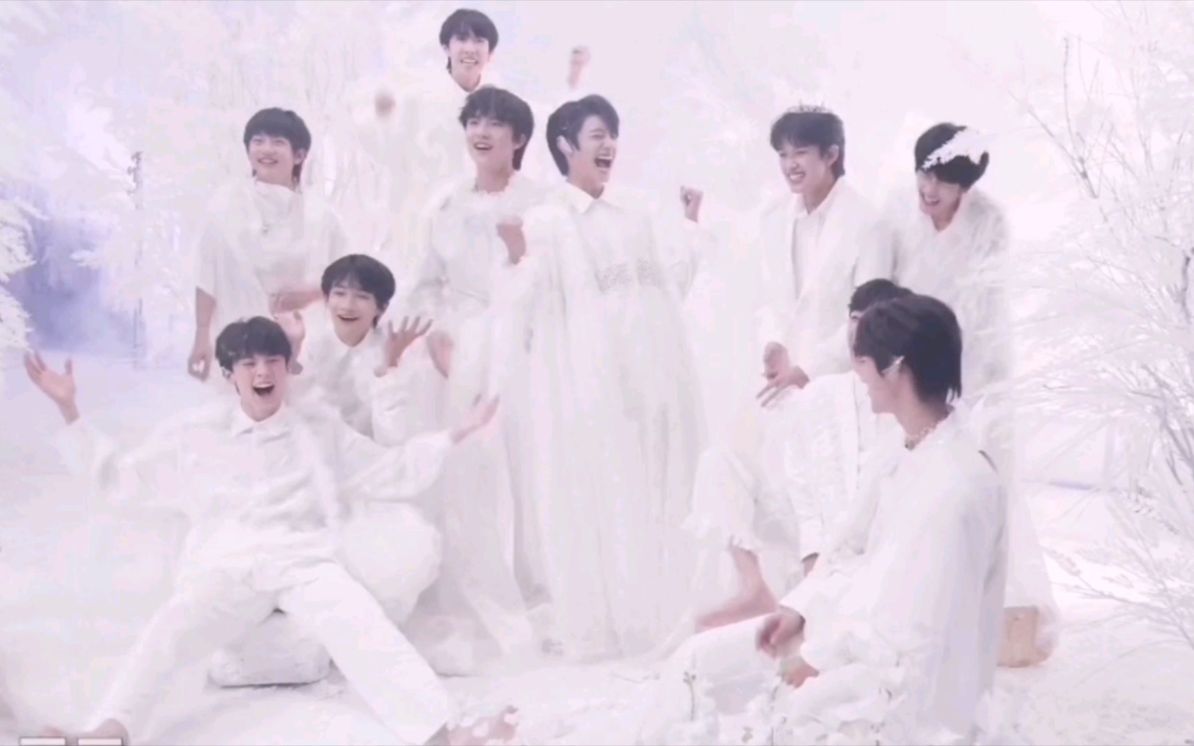 【TF家族】三代2022年台历花絮cut