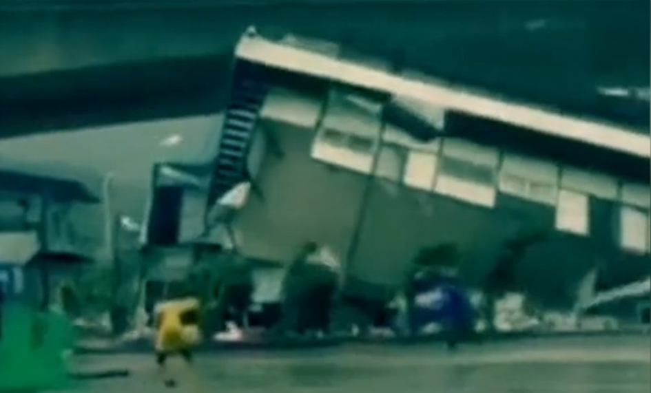 强台风山竹已登陆 狂风暴雨震撼视频集锦!