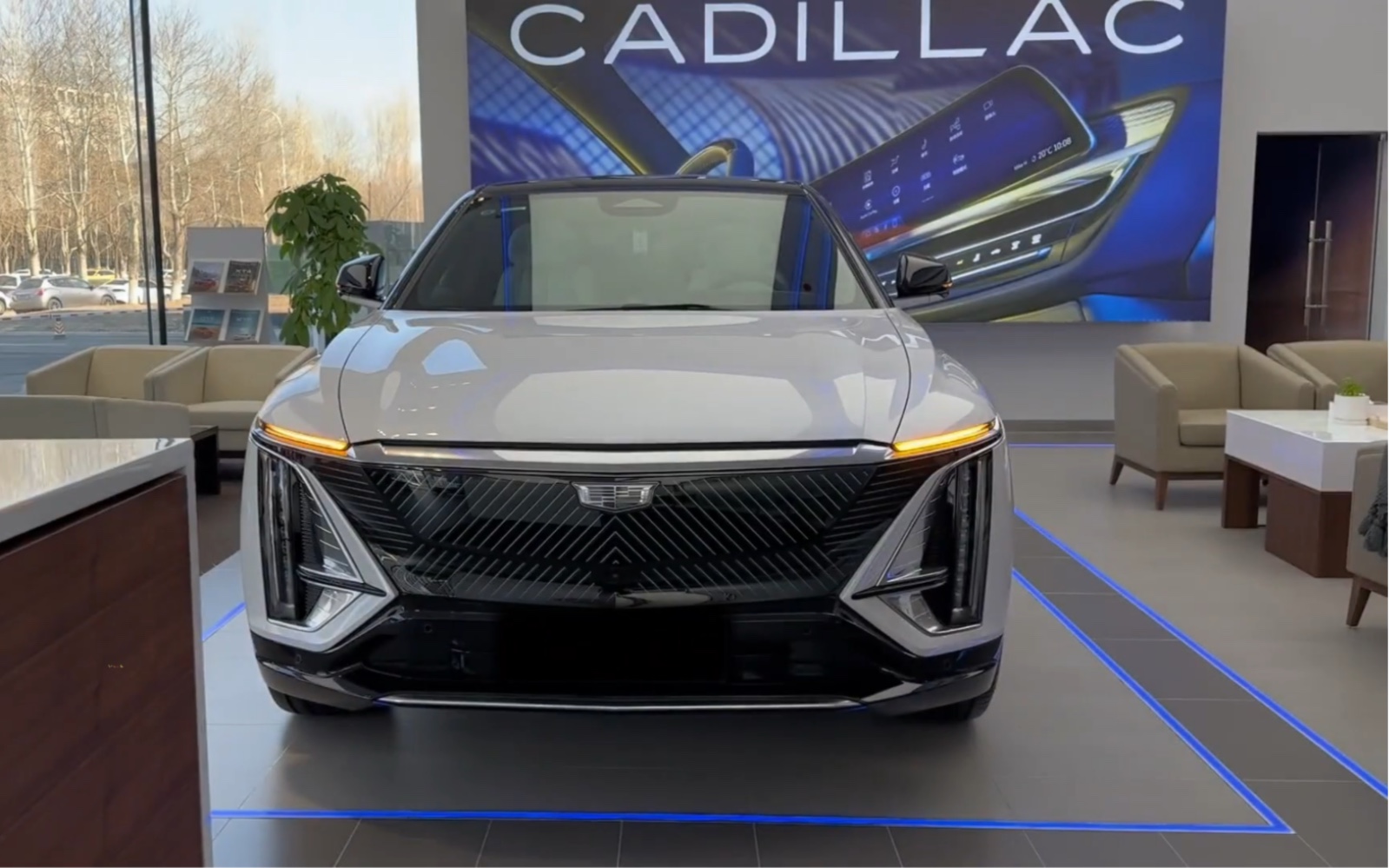 2022款凯迪拉克锐歌试车