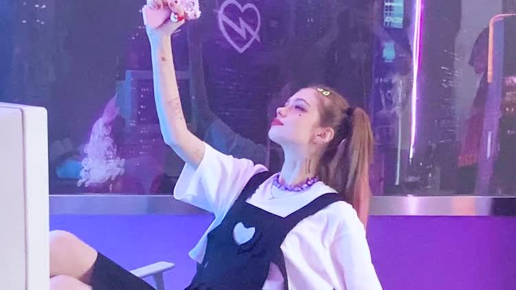 设计时尚的潮牌连衣裙,是你喜欢的吗?直播间热卖中~~ #连衣裙