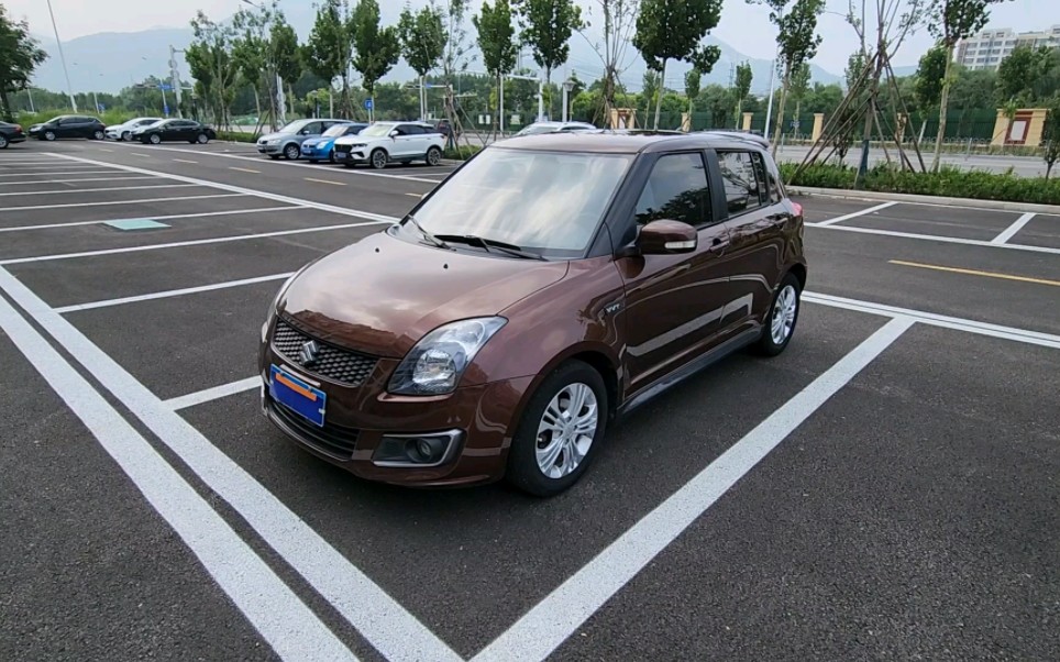 铃木雨燕1.5自动上集静态介绍