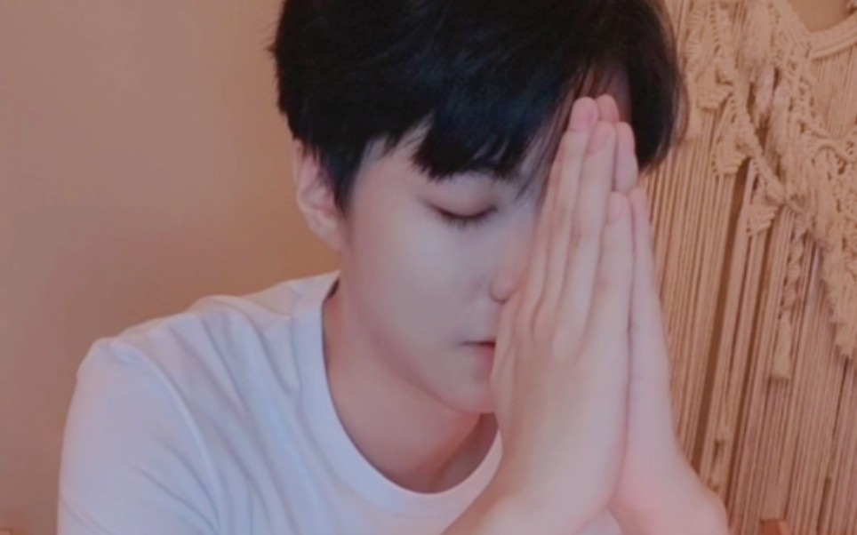 王俊凯生日直播!一起许愿吹蜡烛～