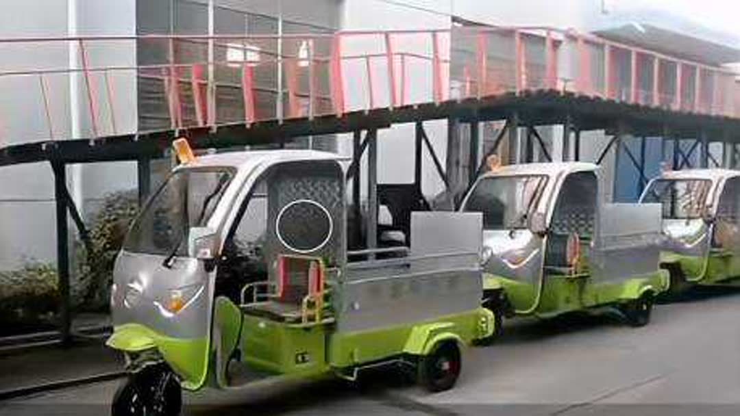 电动三轮垃圾清运车发车