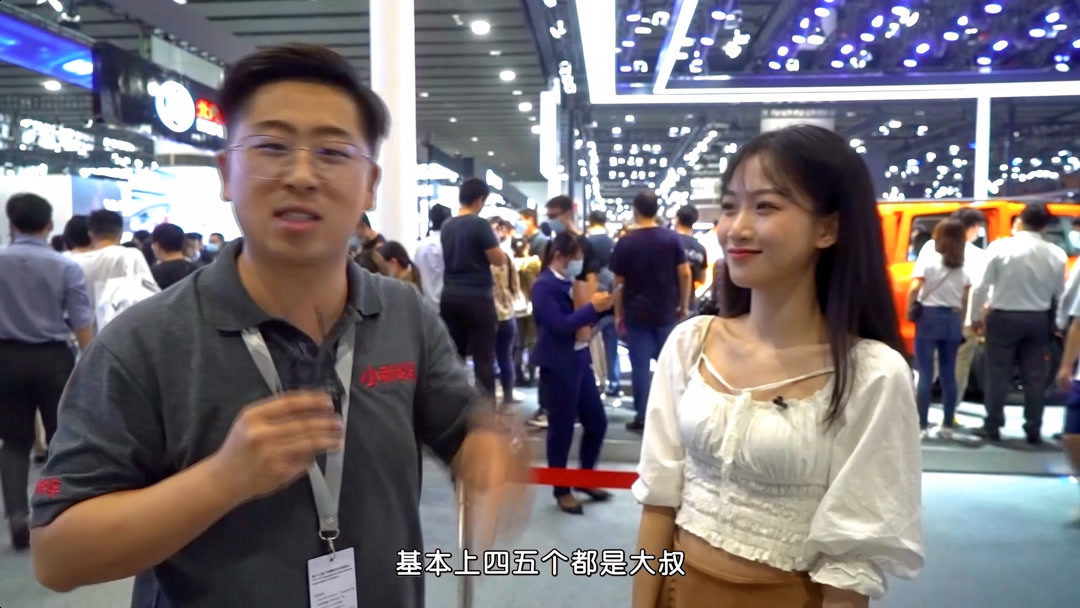 两百多万带电梯的国产房车,长什么样?