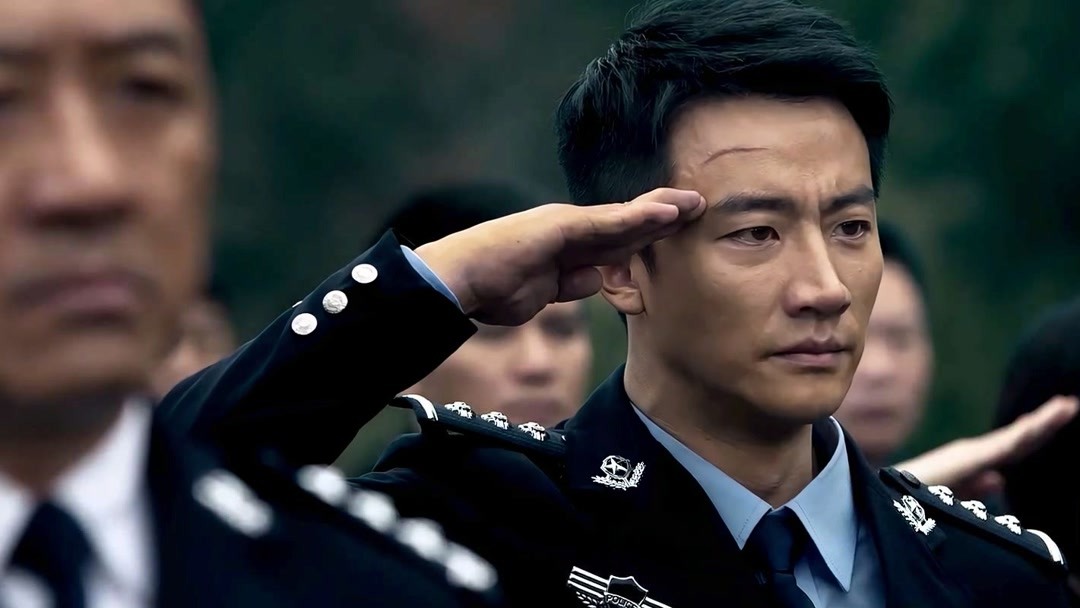非凡任务:缉毒警察为救战友牺牲,全体警员向其致敬