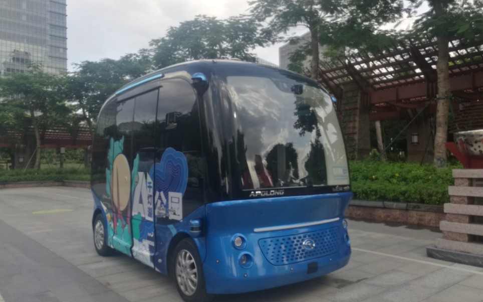 佛山南海桂城街道千灯湖无人驾驶小巴前方展望POV 全民健身公园→...