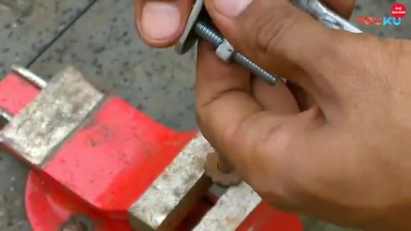 牛人一个简单的创造发明, 看完我也想做一把!