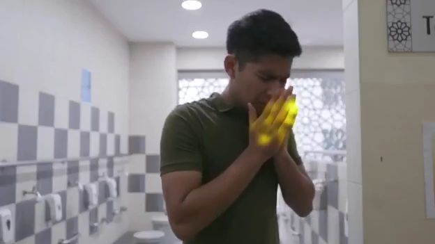 国外的防疫宣传片,看来他们对新冠传播途径还是不太了解啊。