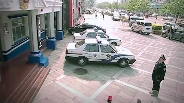所长头天到派出所工作,这进门的气场太强大了,下属都懵了