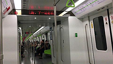 2号线-绿灯侠0288# 虹桥火车站-虹桥2号航站楼 开双侧门