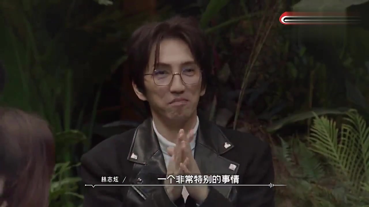 【#时光音乐会#微直播】#郁可唯胡夏清唱知否#在餐厅环节,