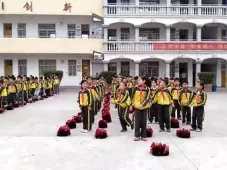 三年级下期大课间比赛实况