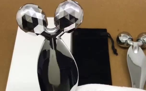 新款3D滚轮仪刮痧板,人体学设计多功能使用,欢迎指导中国制造 瘦脸...